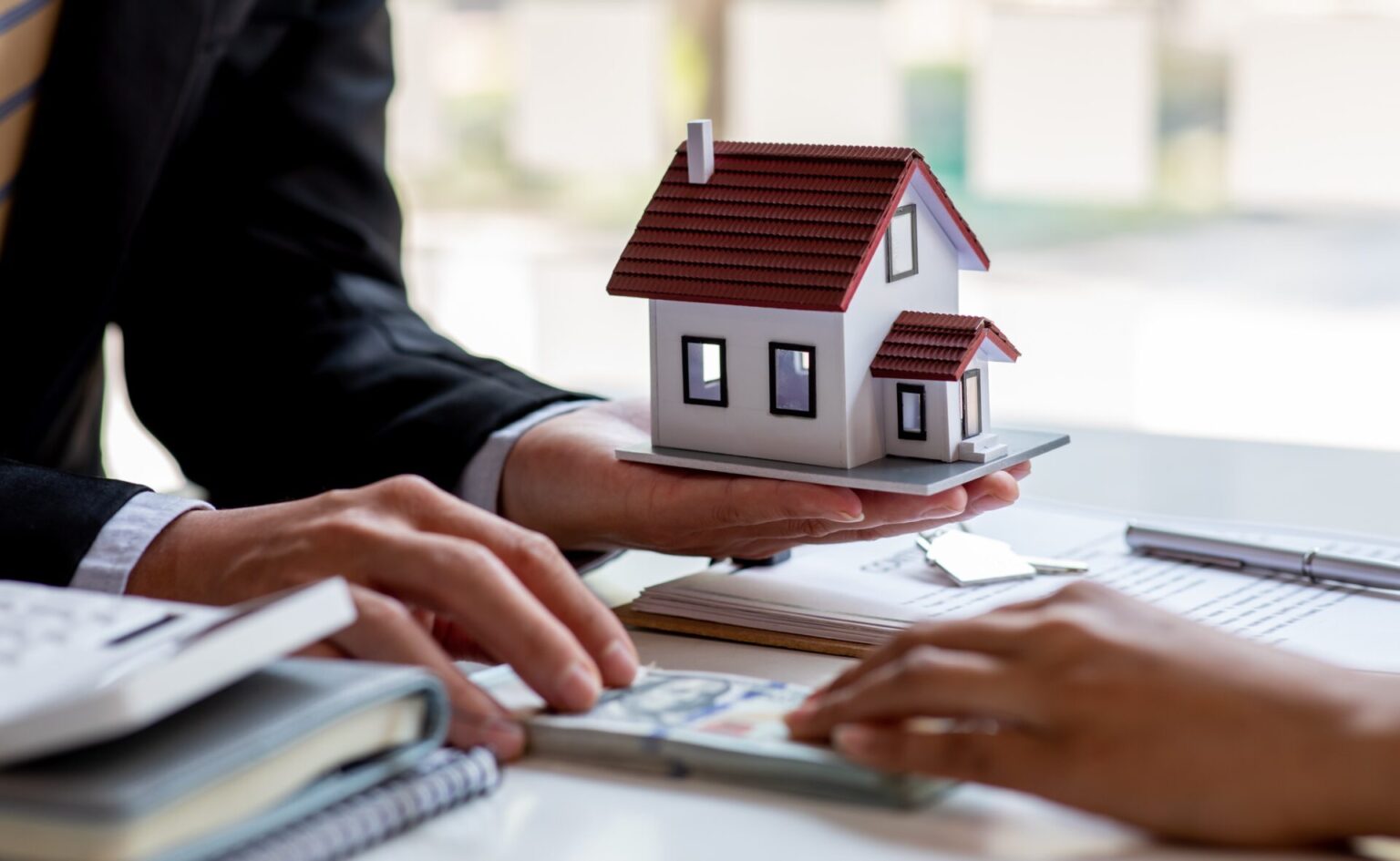 【夫婦の住宅購入】住宅名義は一人が良い？共有名義が良い？メリットとデメリット | YOKOTATE